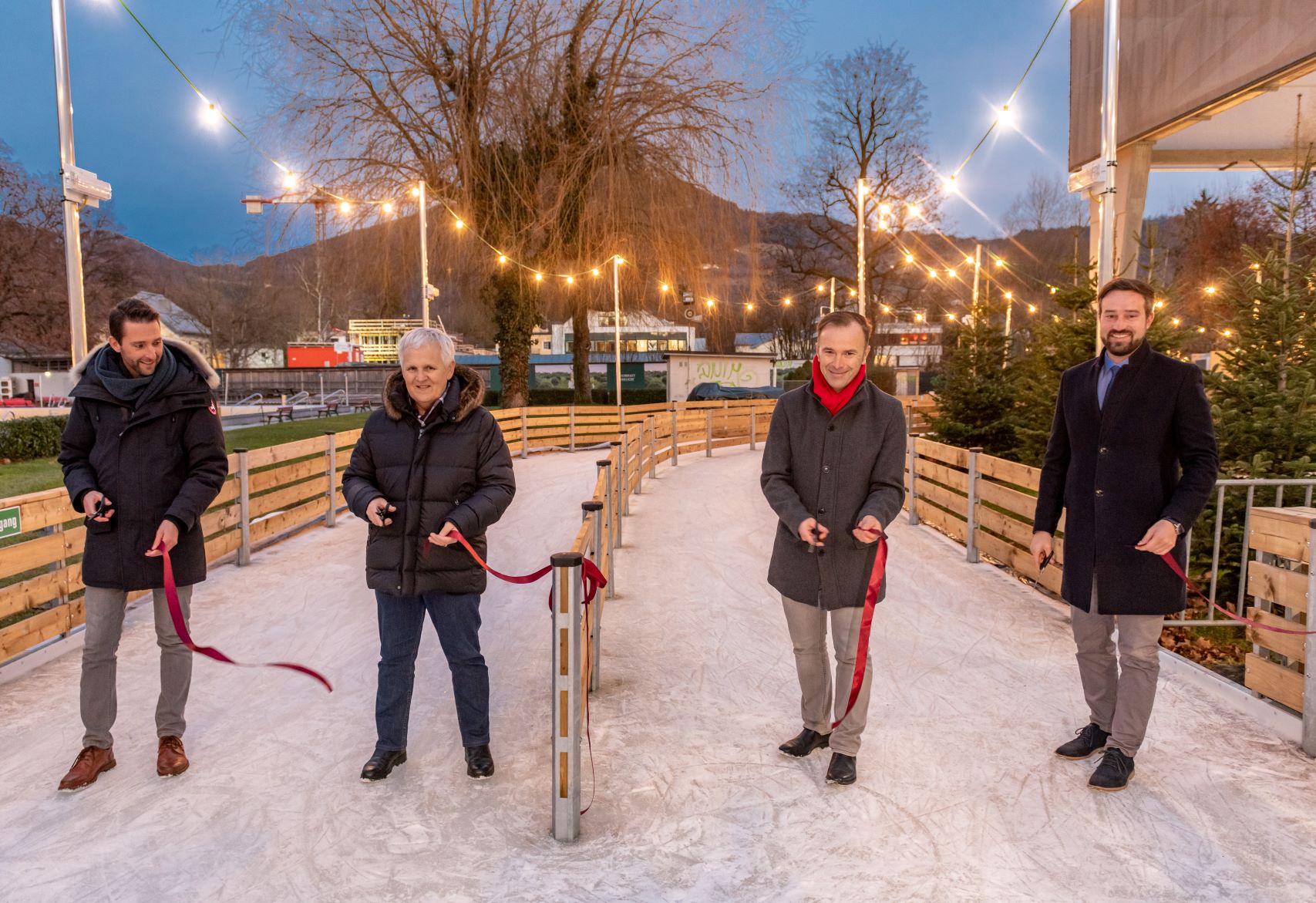 Eiszauber im Volksgarten offiziell eröffnet - Bernhard Auinger Eiszauber im Volksgarten offiziell eröffnet - Bernhard Auinger
